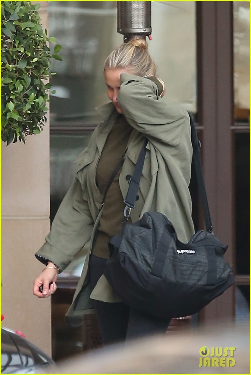 Cameron Diaz Looks Fresh-Faced On Her New Book Cover!: Photo 3552956 ...