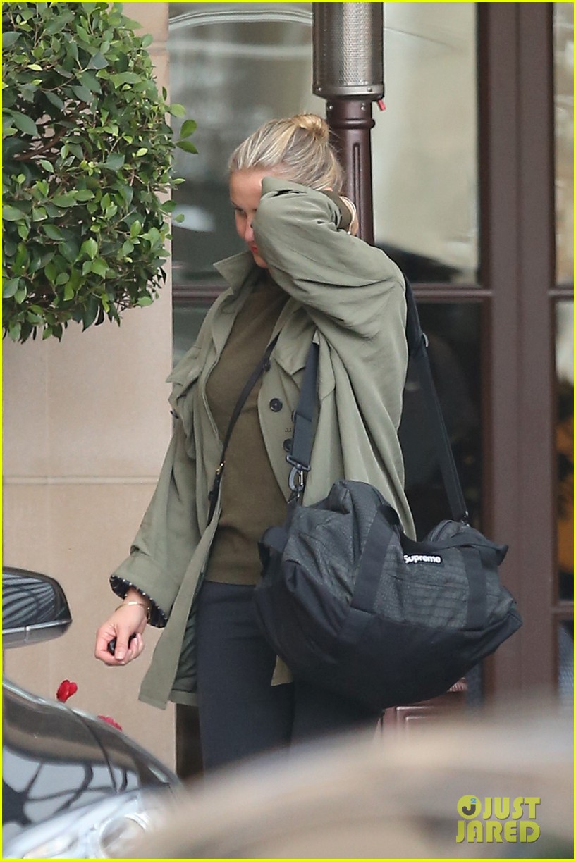 Cameron Diaz Looks Fresh-Faced On Her New Book Cover!: Photo 3552966 ...