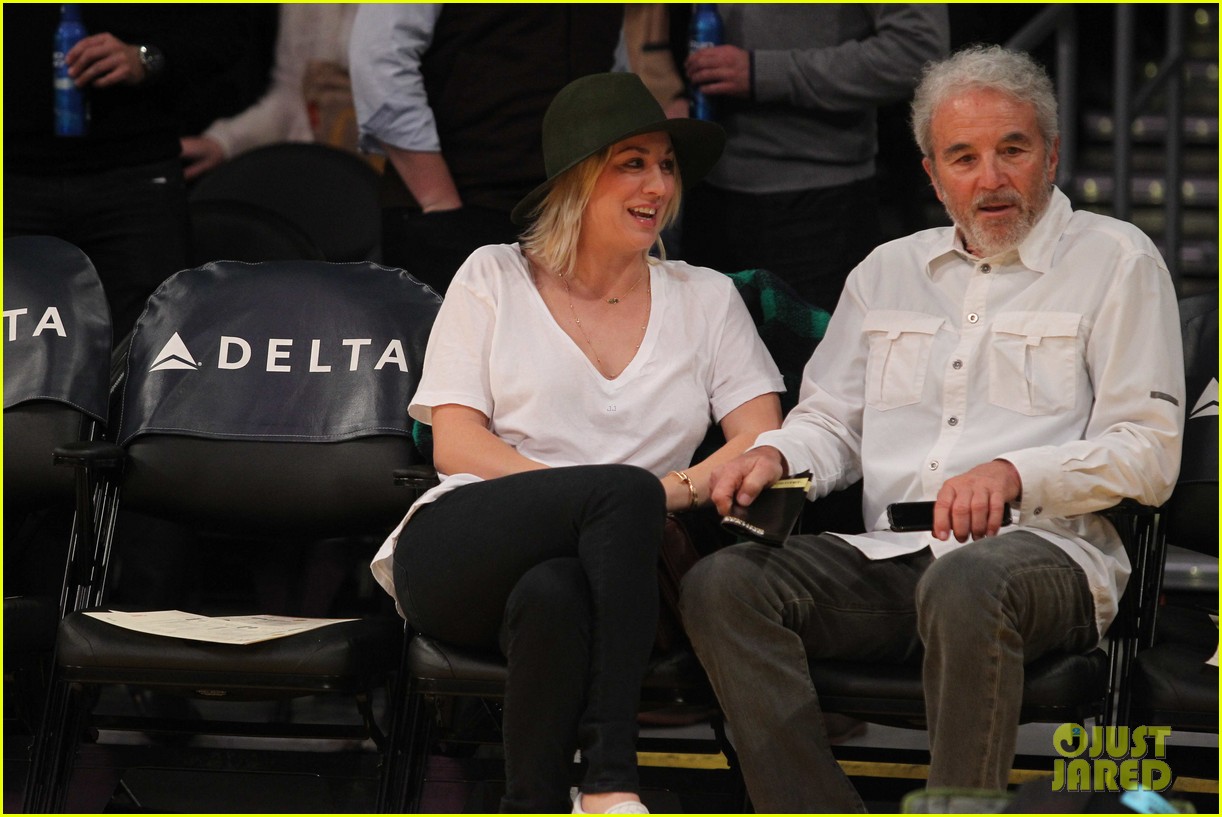 Kaley Cuoco Brings Her Dad to Watch the Lakers Court Side!: Photo ...