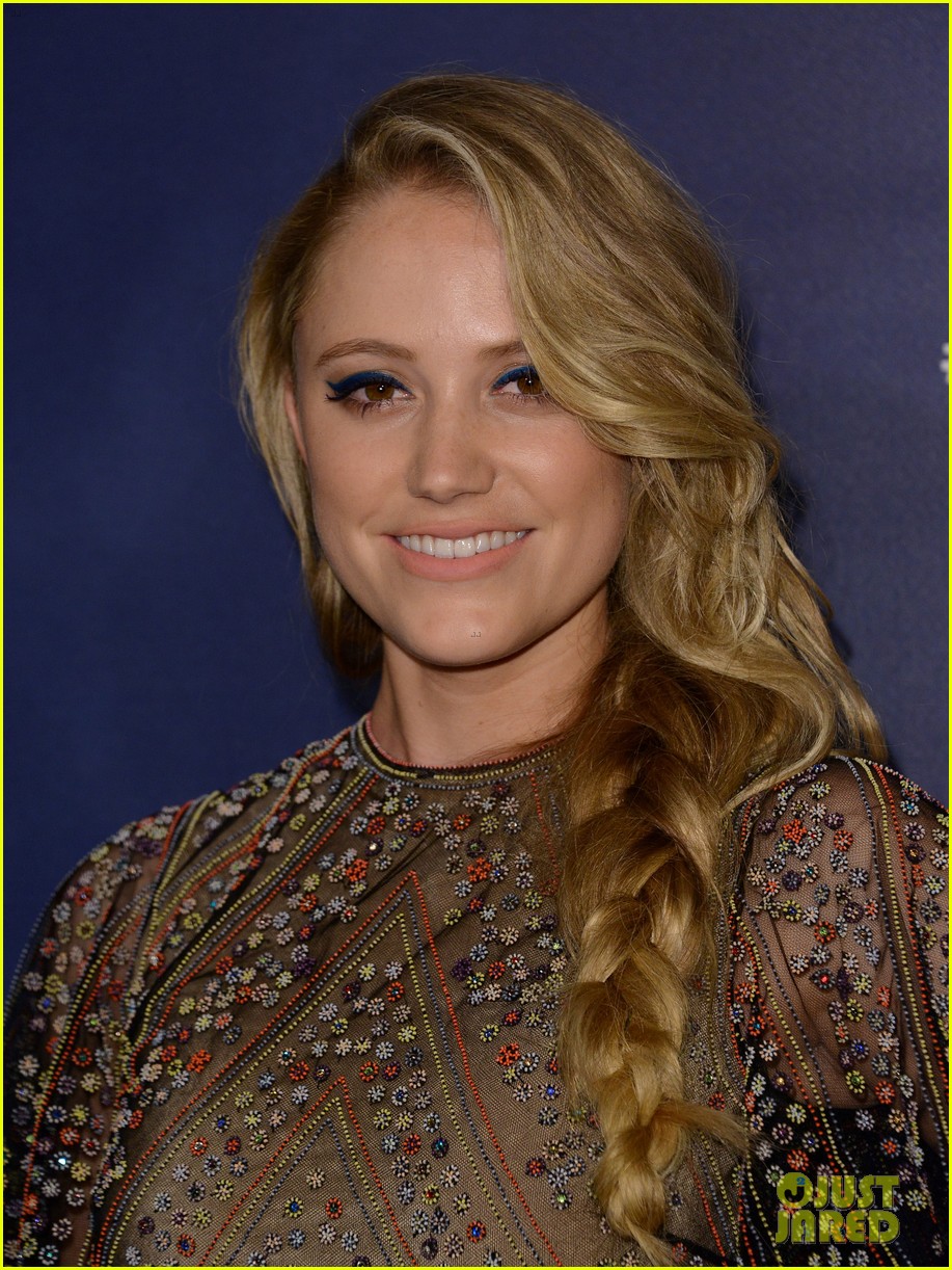 Chloe Moretz Gives Awesomeness TV Fans a First Look at 'The 5th Wave ...