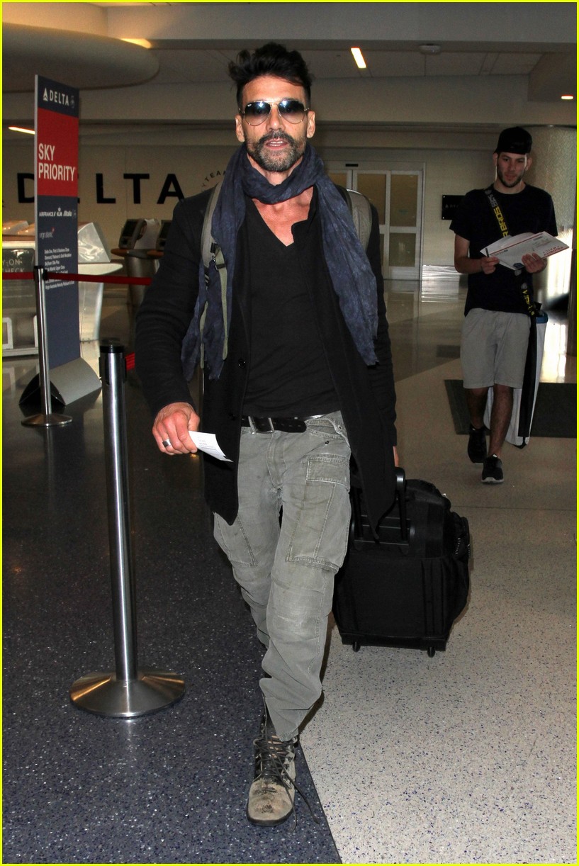 Jeremy Renner Thanks Fans for 'All the Birthday Love': Photo 3547525 ...