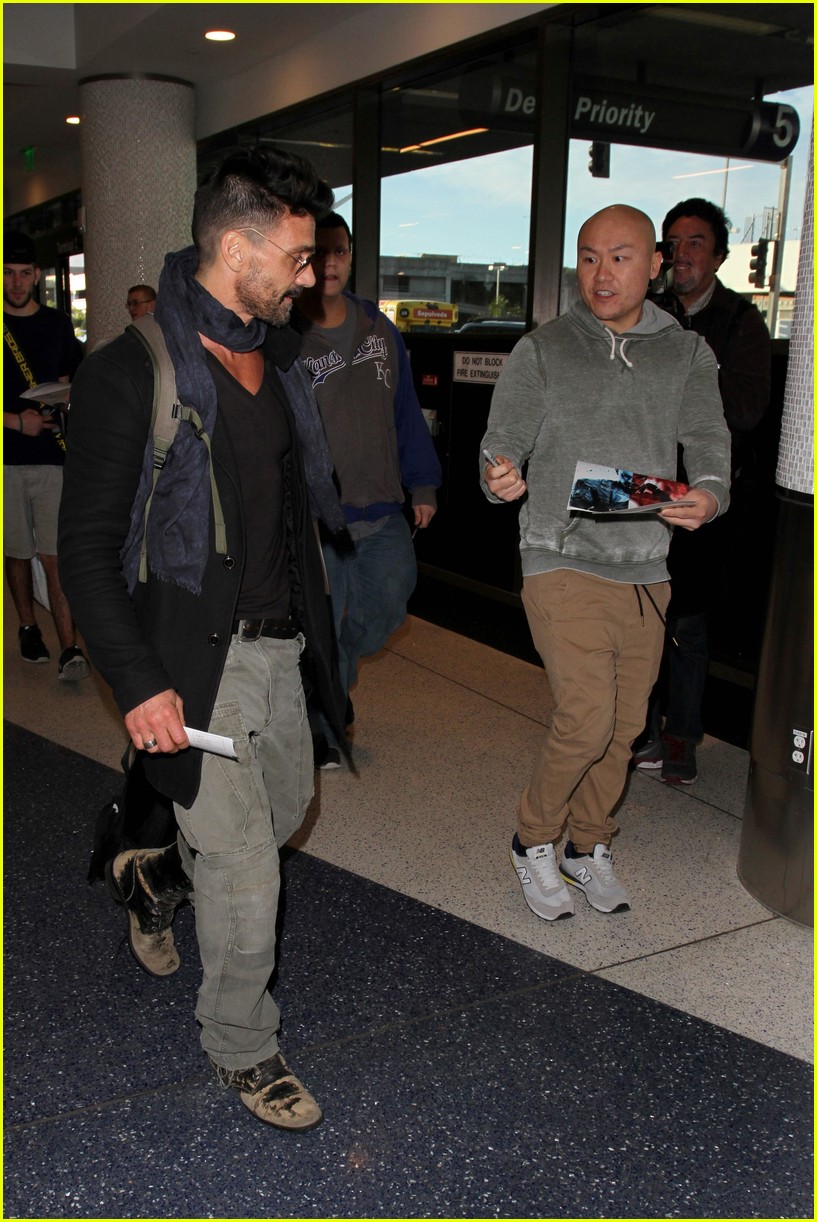 Jeremy Renner Thanks Fans for 'All the Birthday Love': Photo 3547531 ...