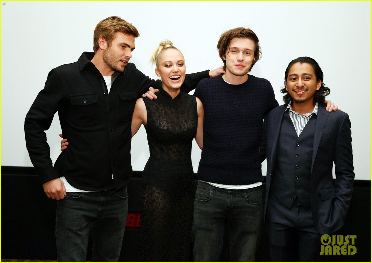 Alex Roe & Nick Robinson Hit Up 'The 5th Wave' Just Jared Screening ...