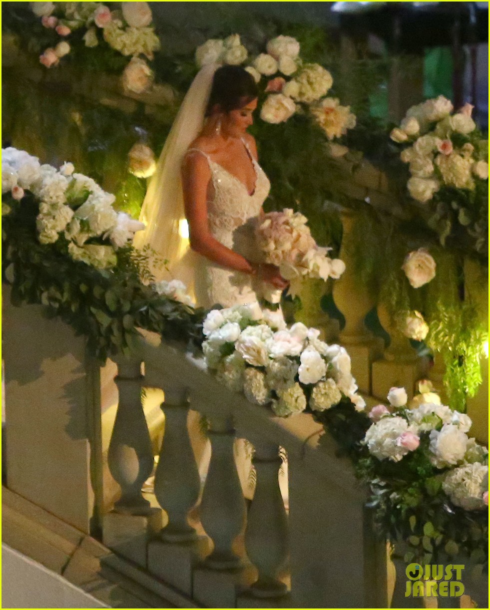 Bachelor in Paradise's Jade Roper & Tanner Tolbert Are Married: Photo ...