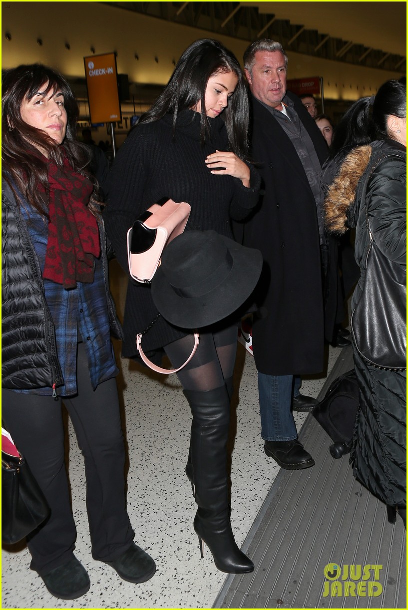 Selena Gomez Reveals Concept Behind Her Sexy 'Hands to Myself' Music ...