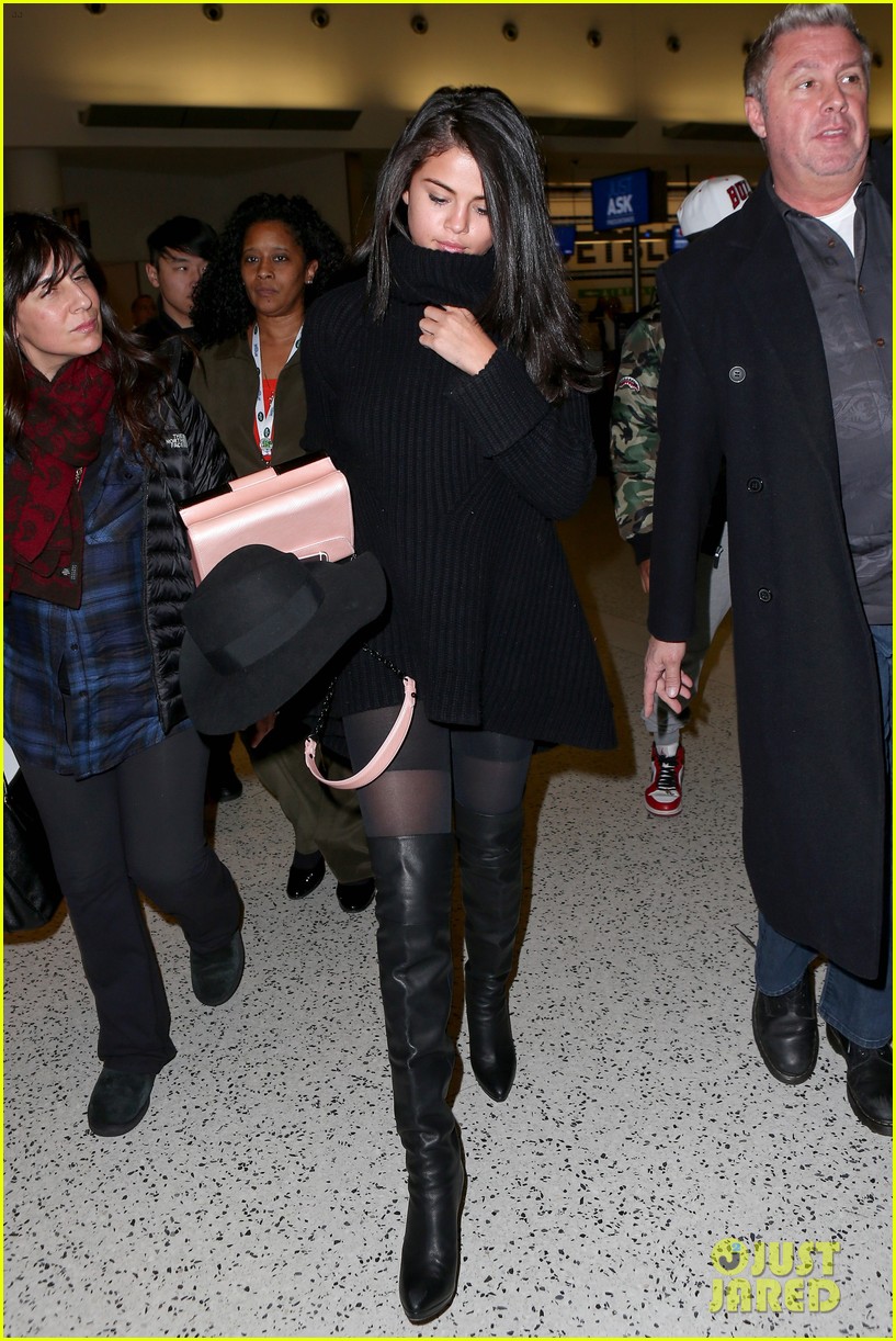 Selena Gomez Reveals Concept Behind Her Sexy 'Hands to Myself' Music ...