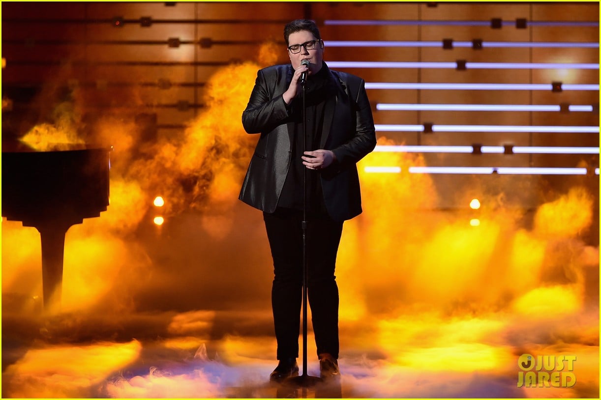 The Voice's Jordan Smith Performs 'You Are So Beautiful' at People's ...