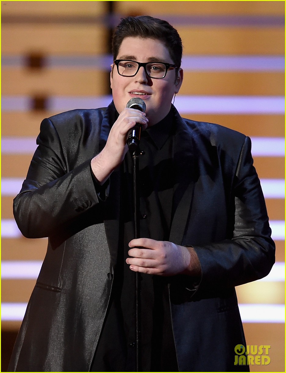 The Voice's Jordan Smith Performs 'You Are So Beautiful' at People's ...