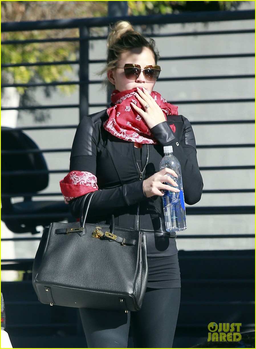 Chrissy Teigen Weighs In on the Nicki Minaj & Farrah Abraham Twitter ...