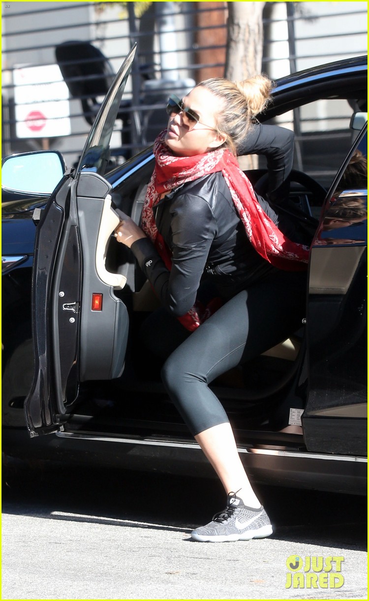 Chrissy Teigen Weighs In on the Nicki Minaj & Farrah Abraham Twitter ...