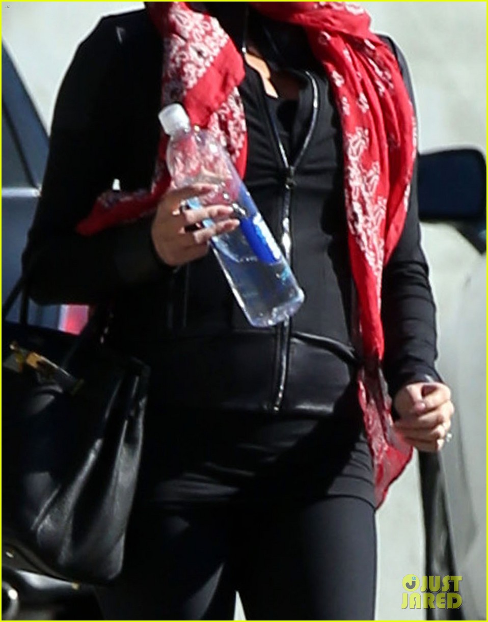 Chrissy Teigen Weighs In on the Nicki Minaj & Farrah Abraham Twitter ...