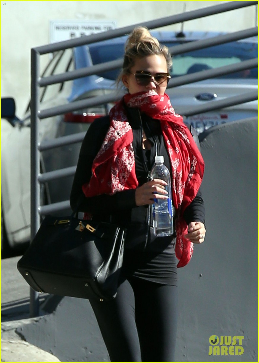 Chrissy Teigen Weighs In on the Nicki Minaj & Farrah Abraham Twitter ...