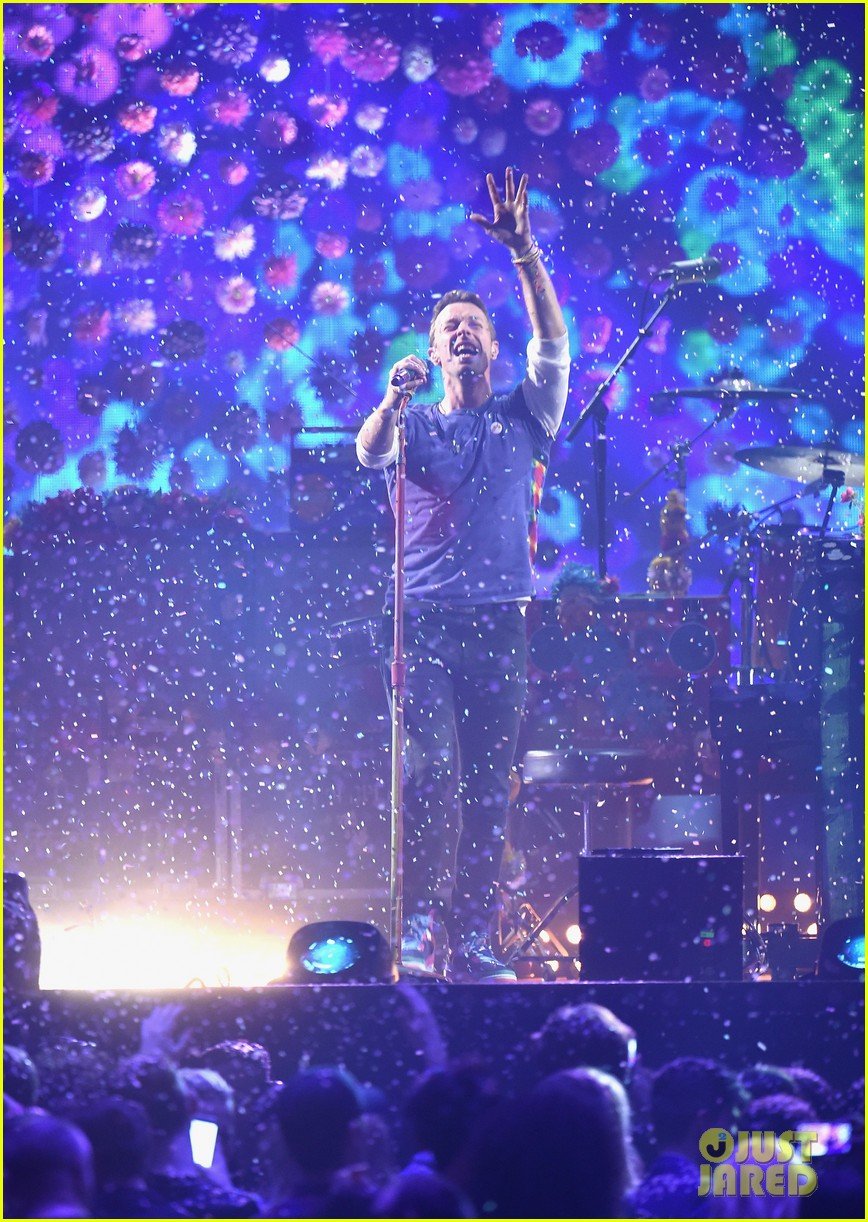 Coldplay's BRIT Awards 2016 Performance Video - WATCH NOW!: Photo ...