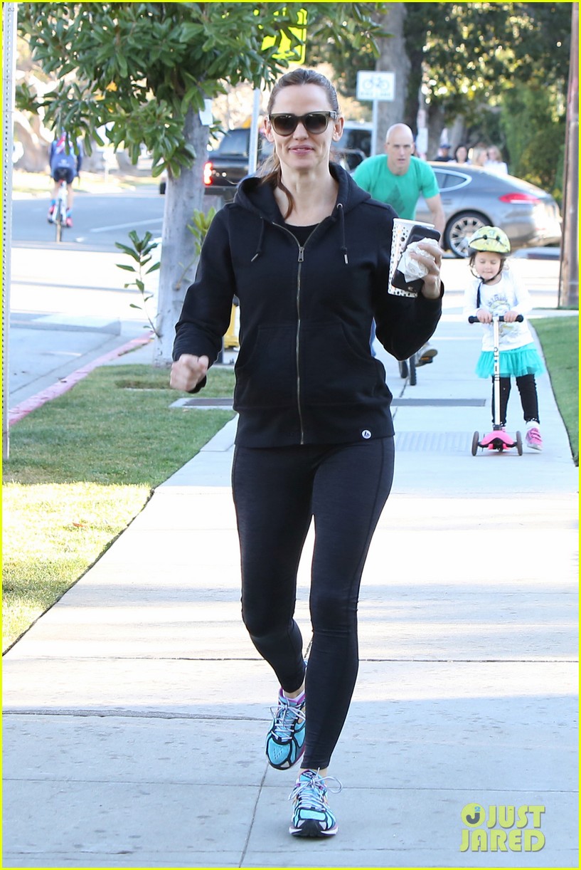 Jennifer Garner & Ben Affleck Take a Family Trip to Montana: Photo ...