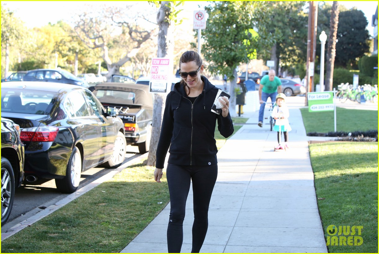 Jennifer Garner & Ben Affleck Take a Family Trip to Montana: Photo ...