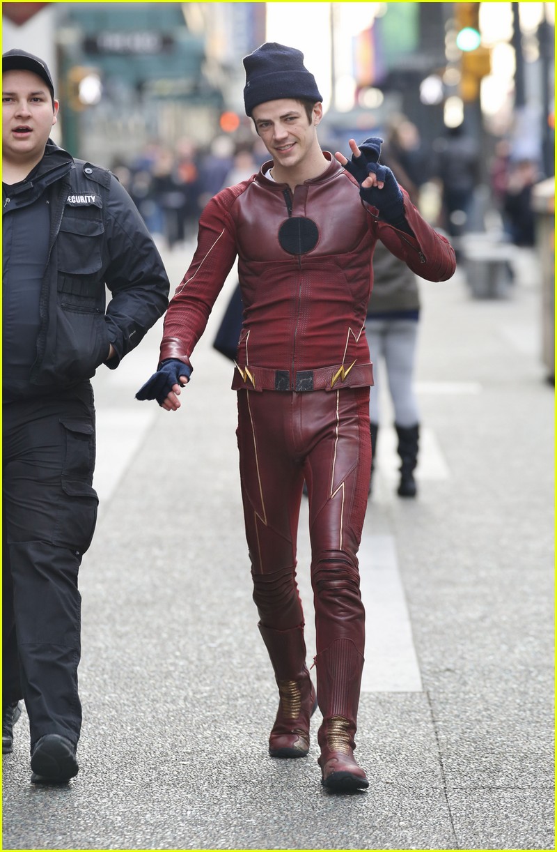 Grant Gustin Shares First Photos From 'Flash' & 'Supergirl' Crossover ...