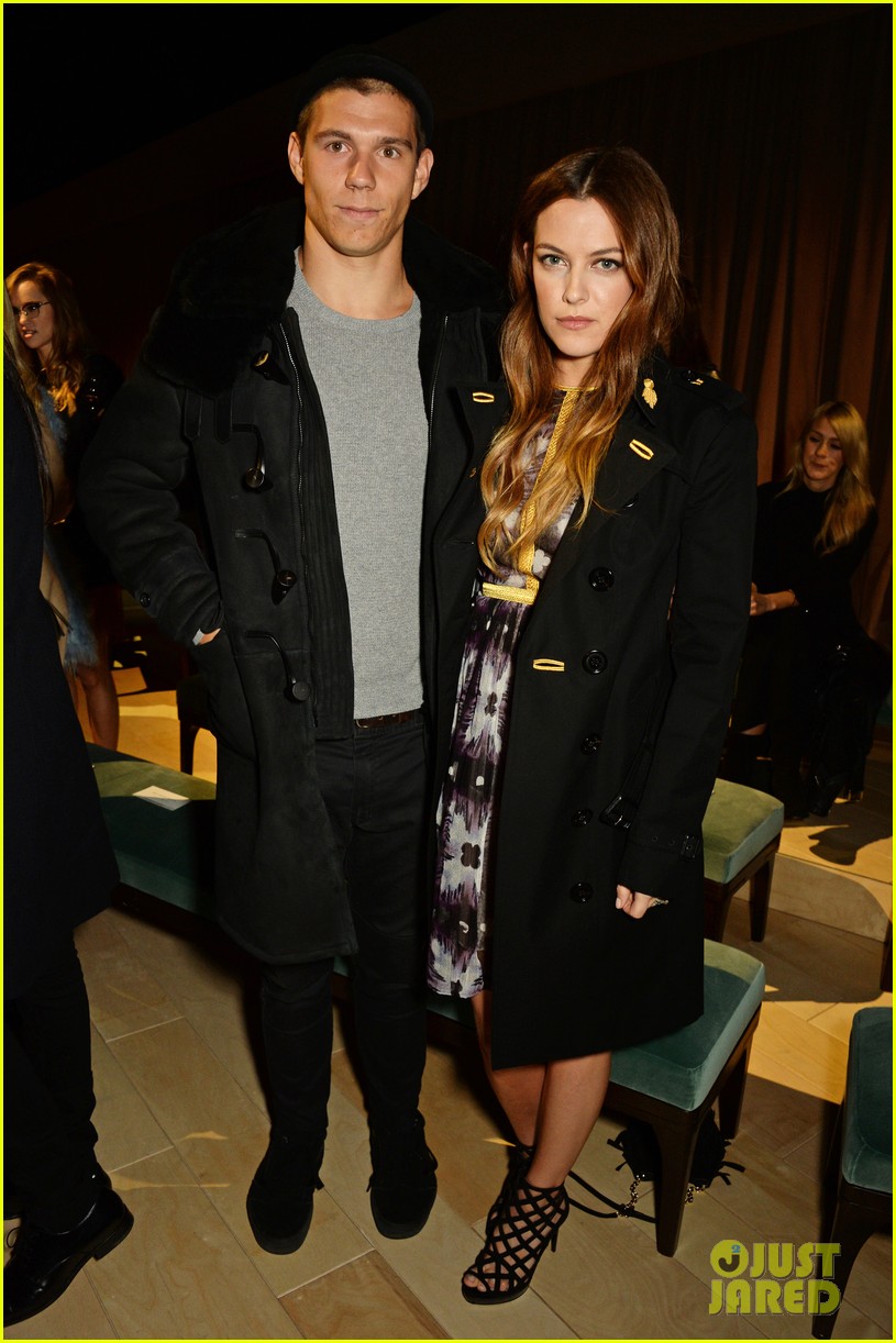 Nicholas Hoult Brings Sister Rosanna To Burberry Womenswear Fashion ...