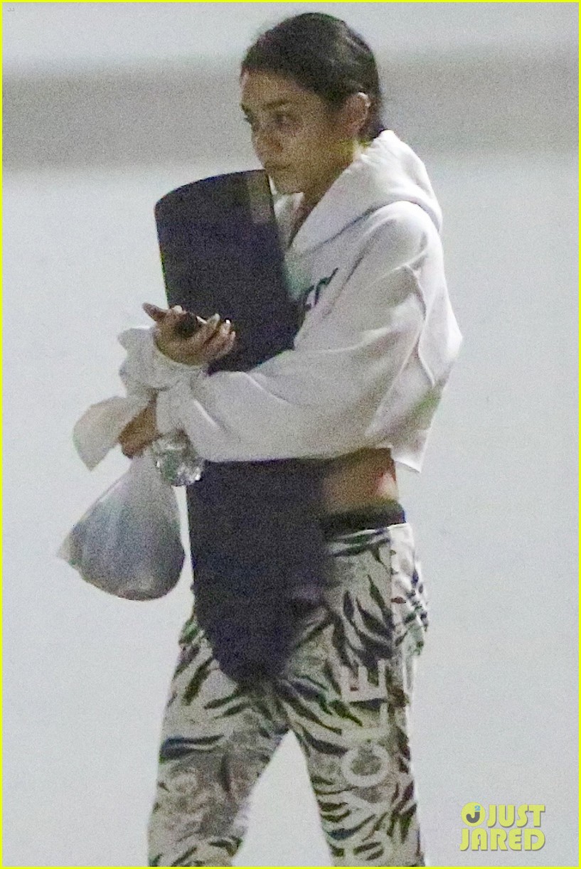 Vanessa Hudgens & Boyfriend Austin Butler Step Out After Amazing ...