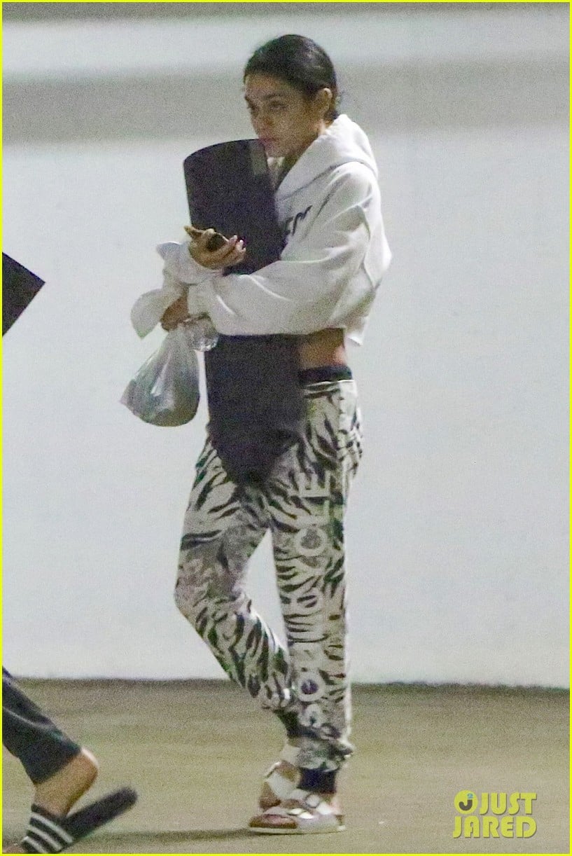Vanessa Hudgens & Boyfriend Austin Butler Step Out After Amazing ...