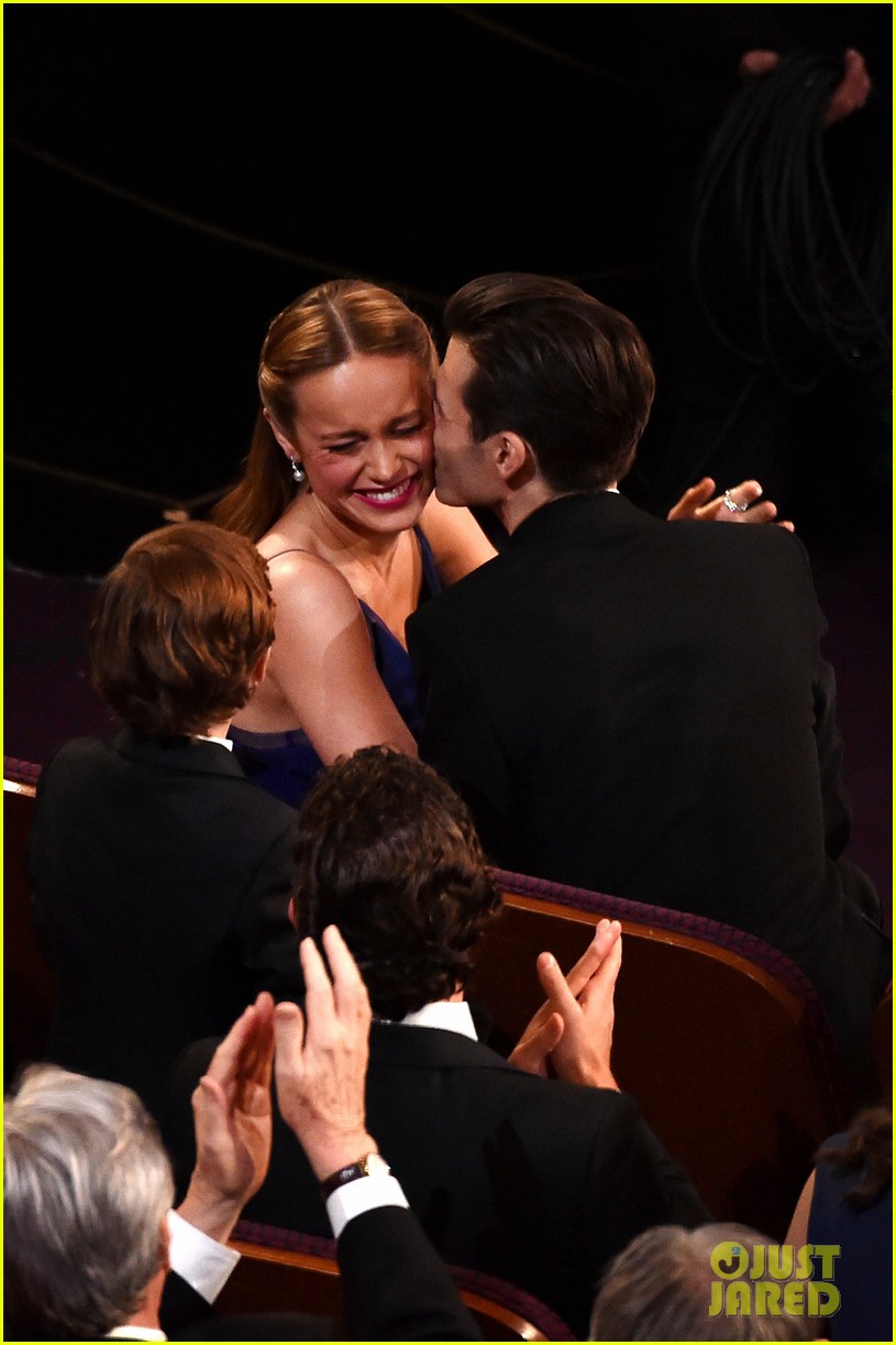 Brie Larson Thanks Boyfriend Alex Greenwald at Oscars 2016: Photo ...