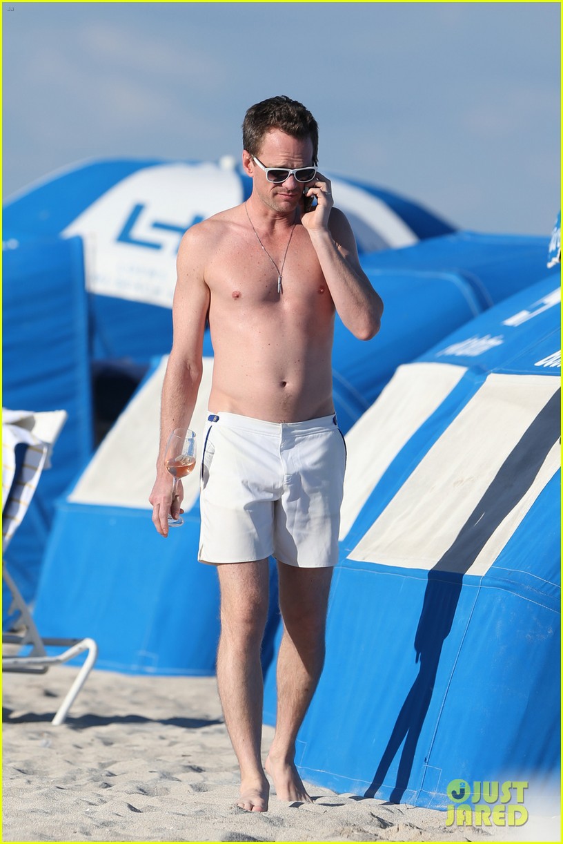 Photo: neil patrick harris beach day miami 01 | Photo 3594296 | Just ...