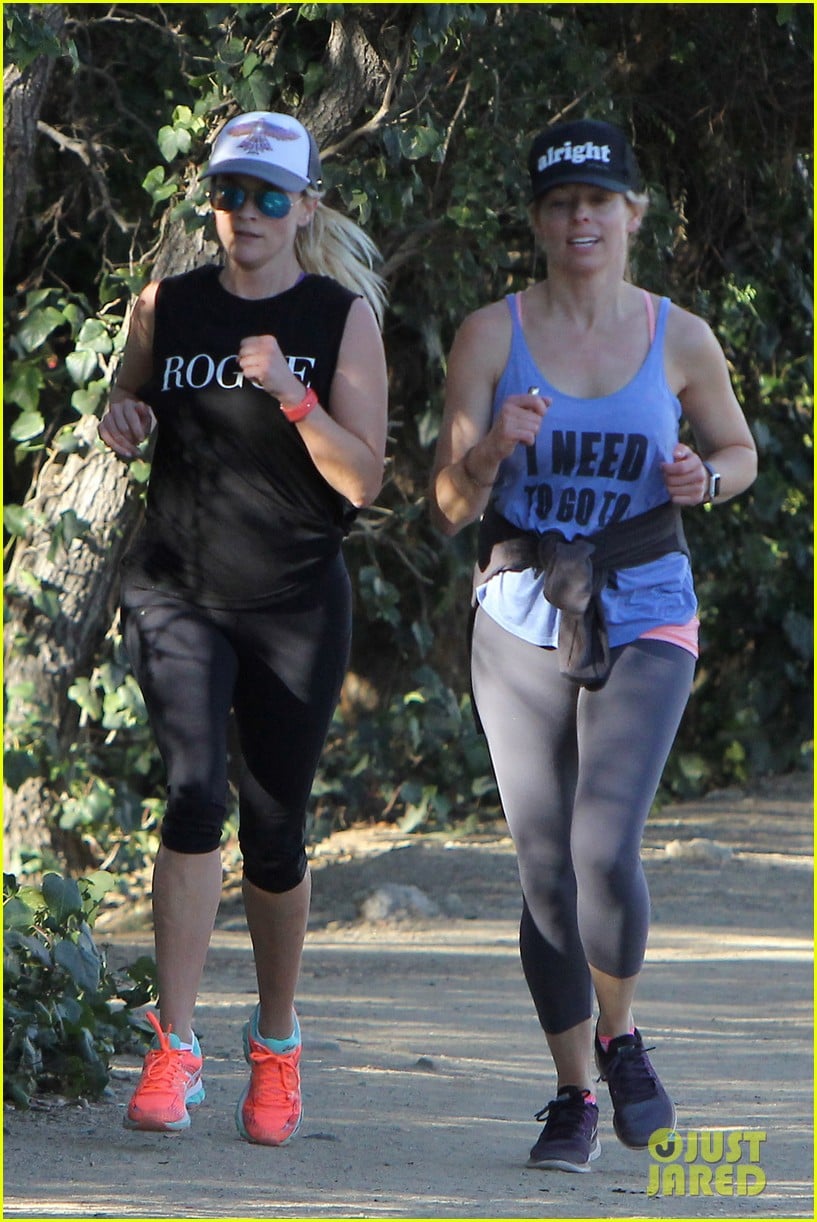 Reese Witherspoon & Adam Scott Hug It Out for 'Big Little Lies': Photo ...