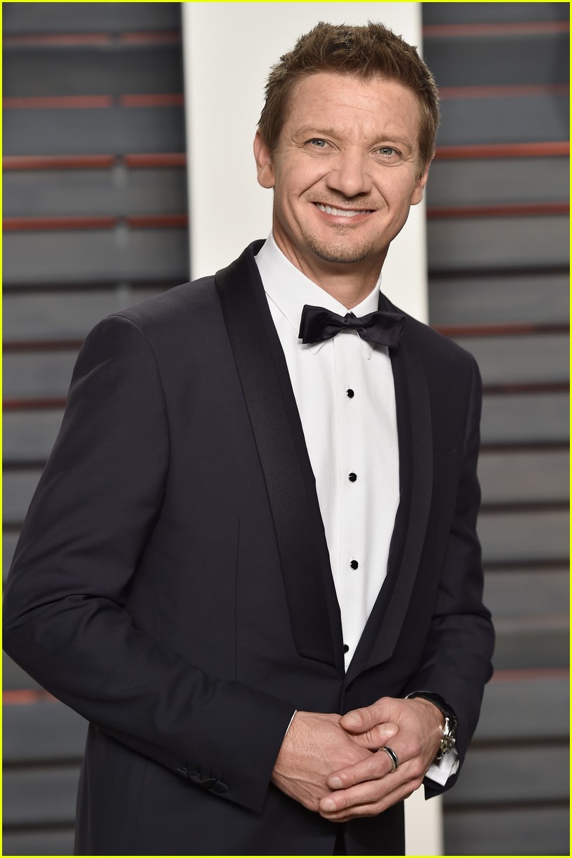 Jeremy Renner & Adrien Brody Suit Up For Vanity Fair Oscars Party 2016 ...
