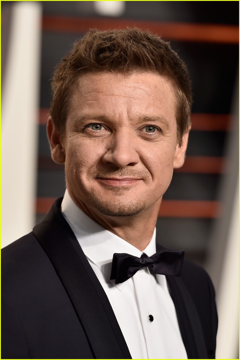 Jeremy Renner & Adrien Brody Suit Up For Vanity Fair Oscars Party 2016 ...