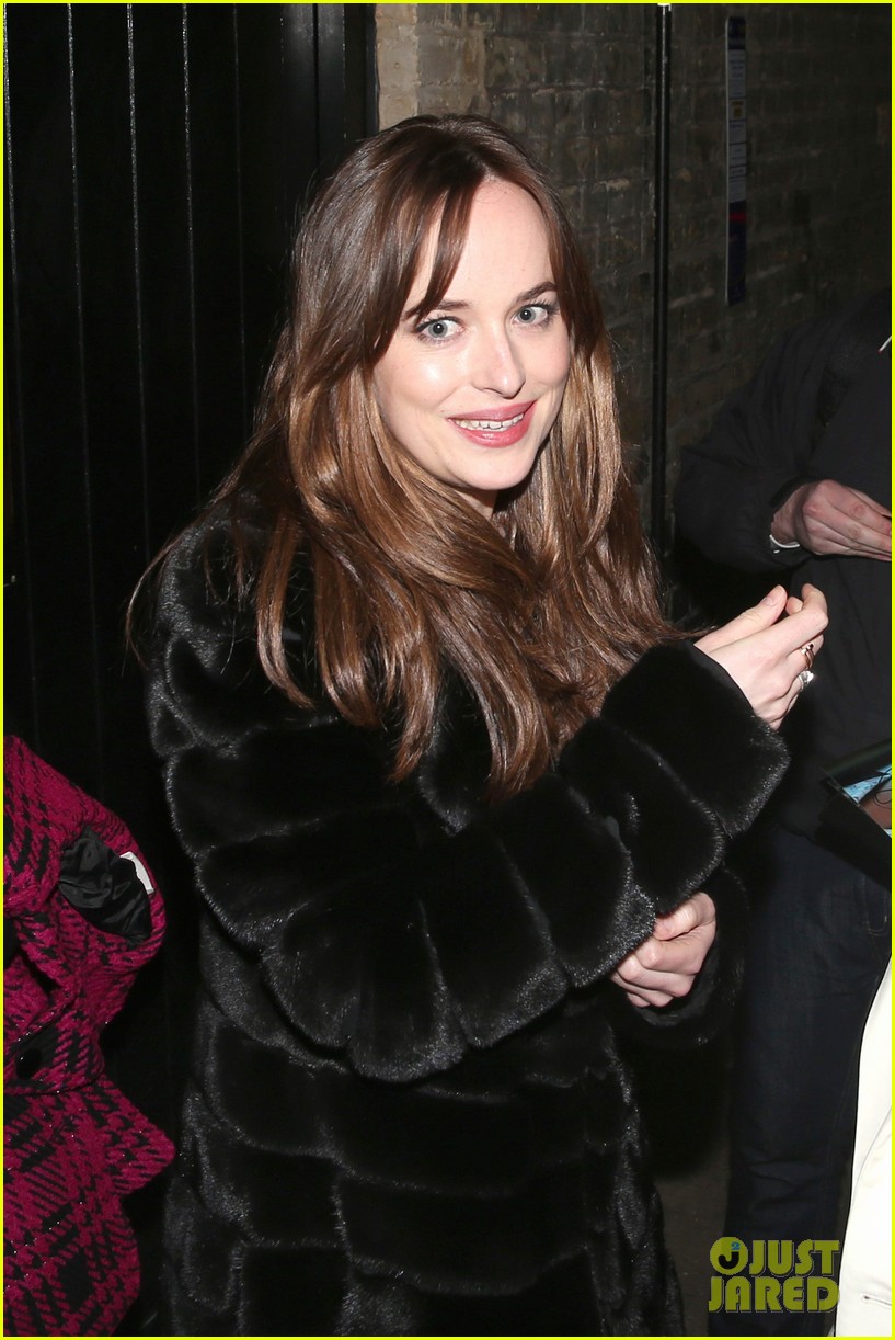 Dakota Johnson & 'How to Be Single' Cast Premiere Film in London ...