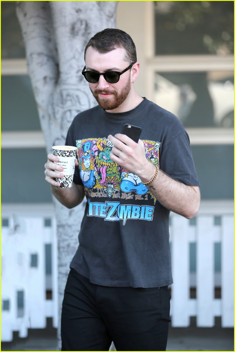 Sam Smith Has Plans to Visit His Mom, Dad and Sisters: Photo 3584529 ...