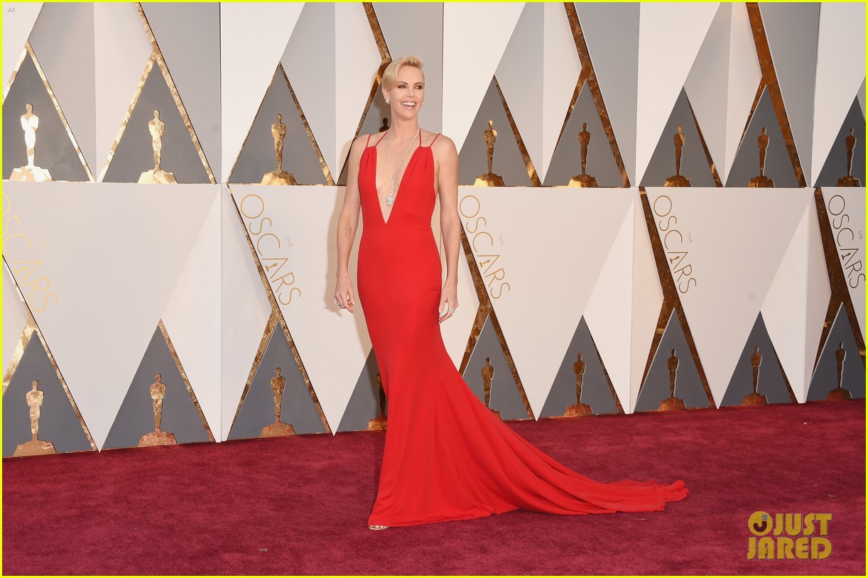 Charlize Theron is a Vision in Red at Oscars 2016: Photo 3592019 ...