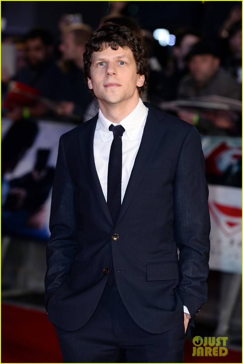 Ben Affleck & Henry Cavill Suit Up for 'Batman v Superman' London ...