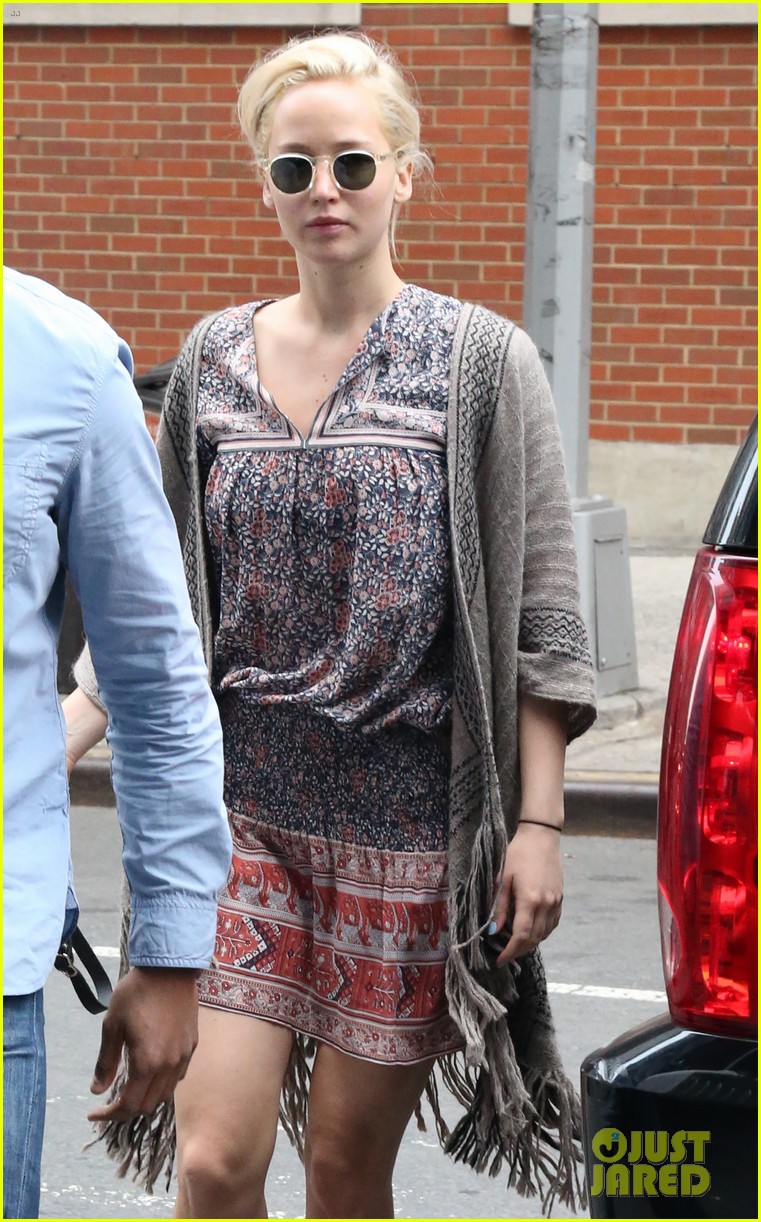Jennifer Lawrence Embraces Spring With Cute Dress in NYC: Photo 3613636 ...