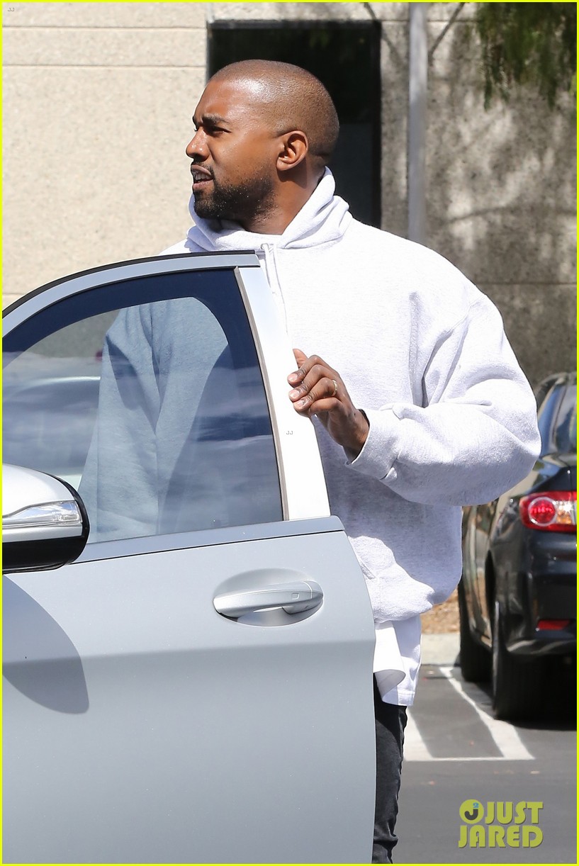 Kim Kardashian Jokes About 'Alien Sex' With Kanye West: Photo 3617809 ...