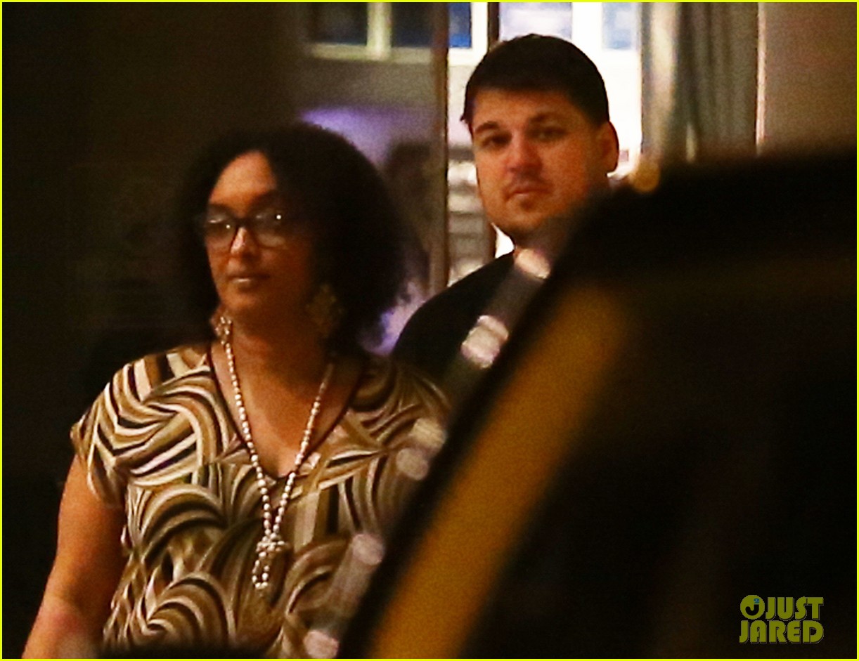 Rob Kardashian Steps Out in Jamaica with Blac Chyna: Photo 3605496 ...