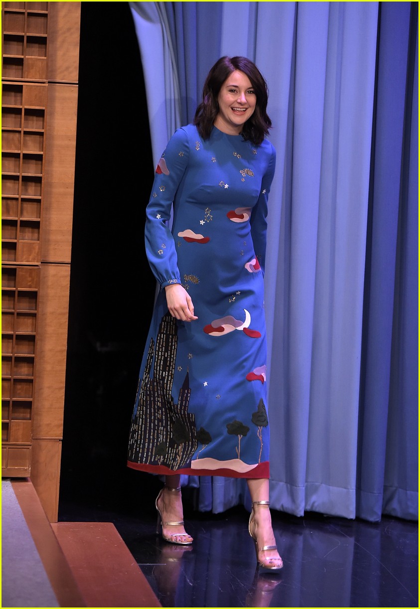 Shailene Woodley Battles Eugene Levy in Pictionary on 'Jimmy Fallon ...