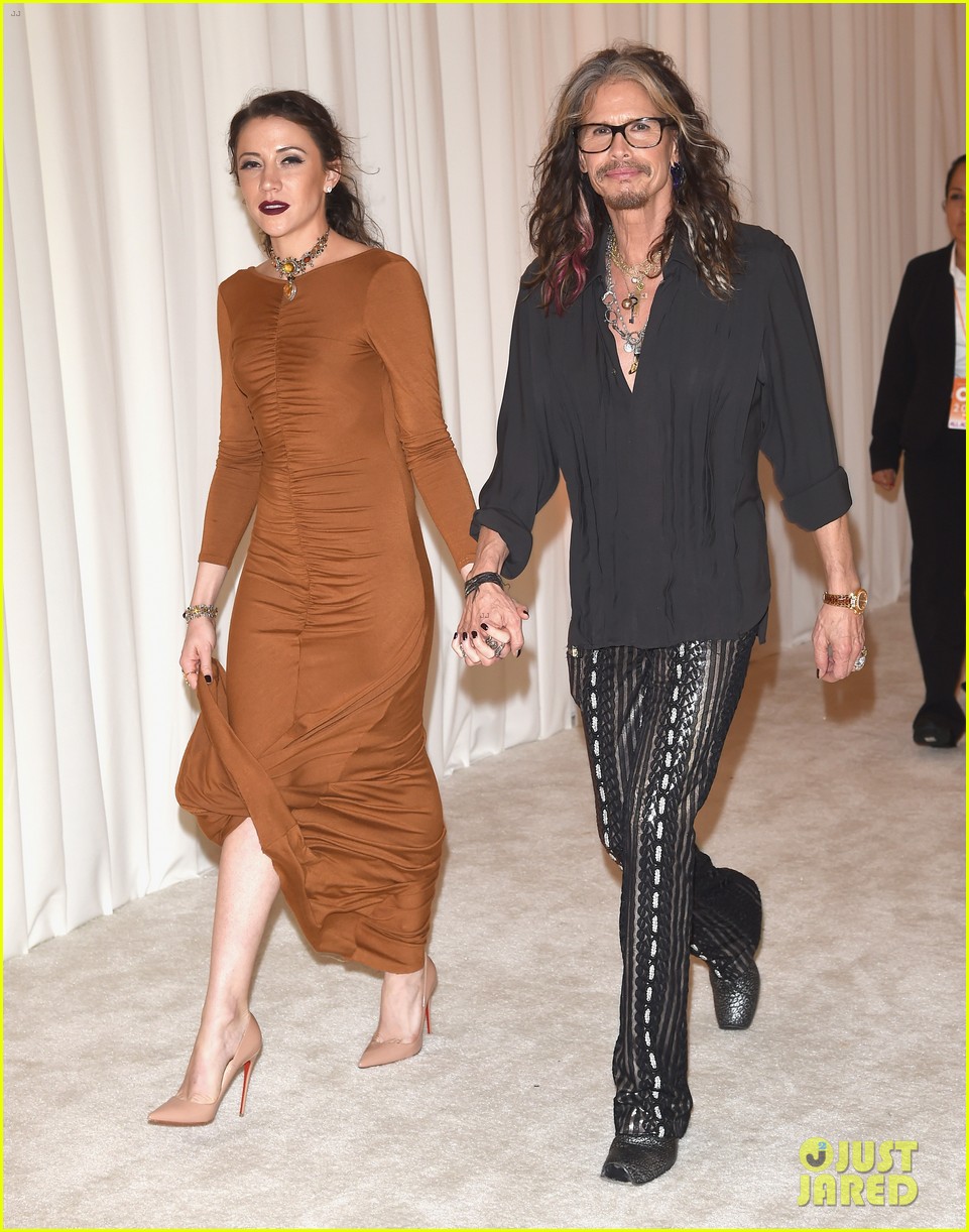 Steven Tyler Goes Public with Girlfriend 39 Years His Junior: Photo ...