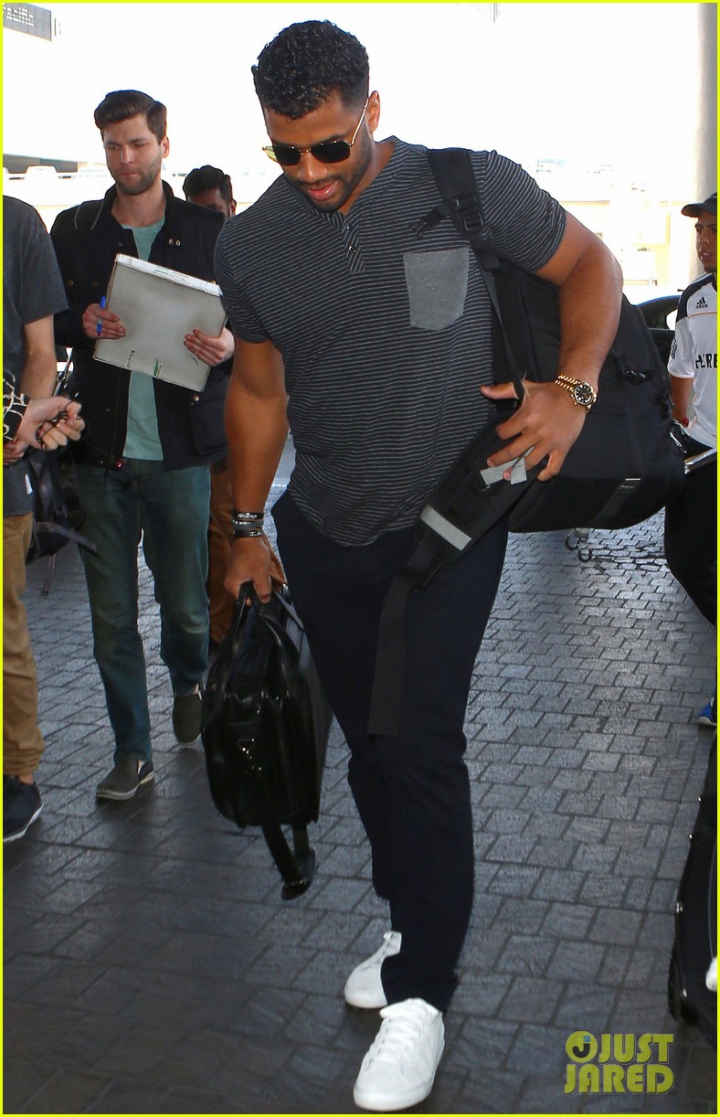Russell Wilson Catches a Flight with Ciara's Son Future Jr: Photo ...