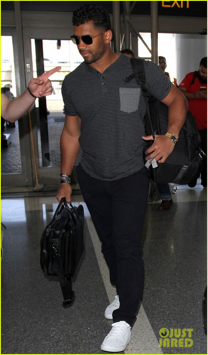 Russell Wilson Catches a Flight with Ciara's Son Future Jr: Photo ...