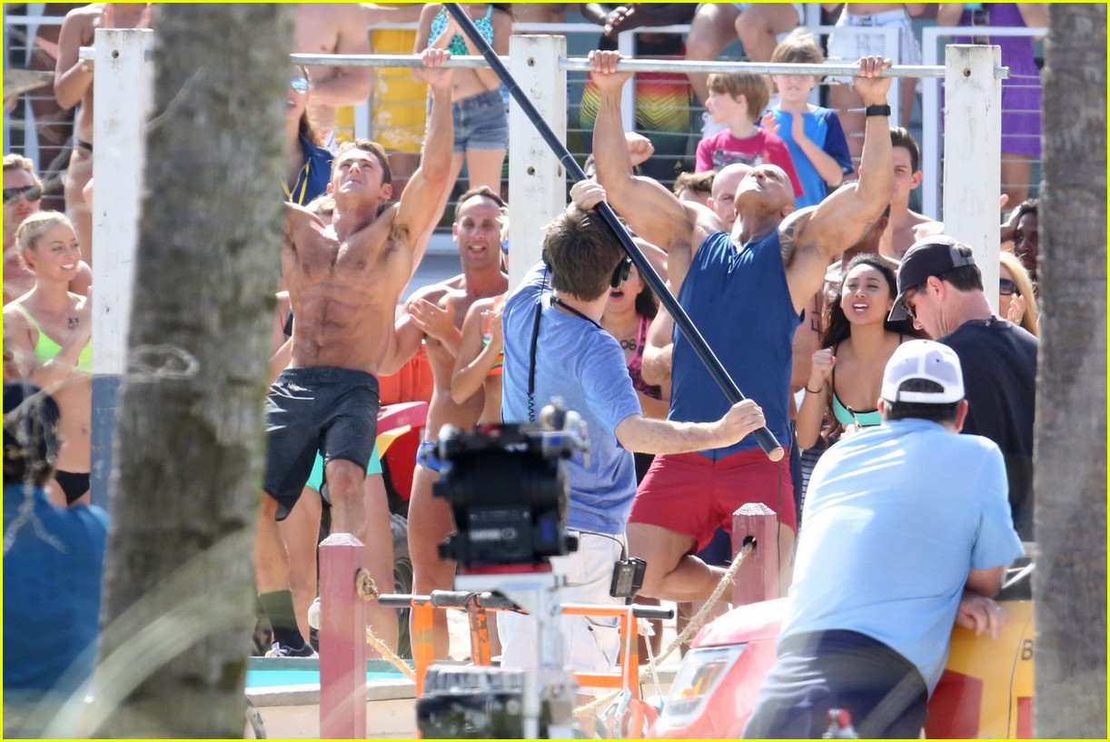 Zac Efron Takes On Dwayne Johnson in 'Baywatch' Pull Up Contest: Photo ...