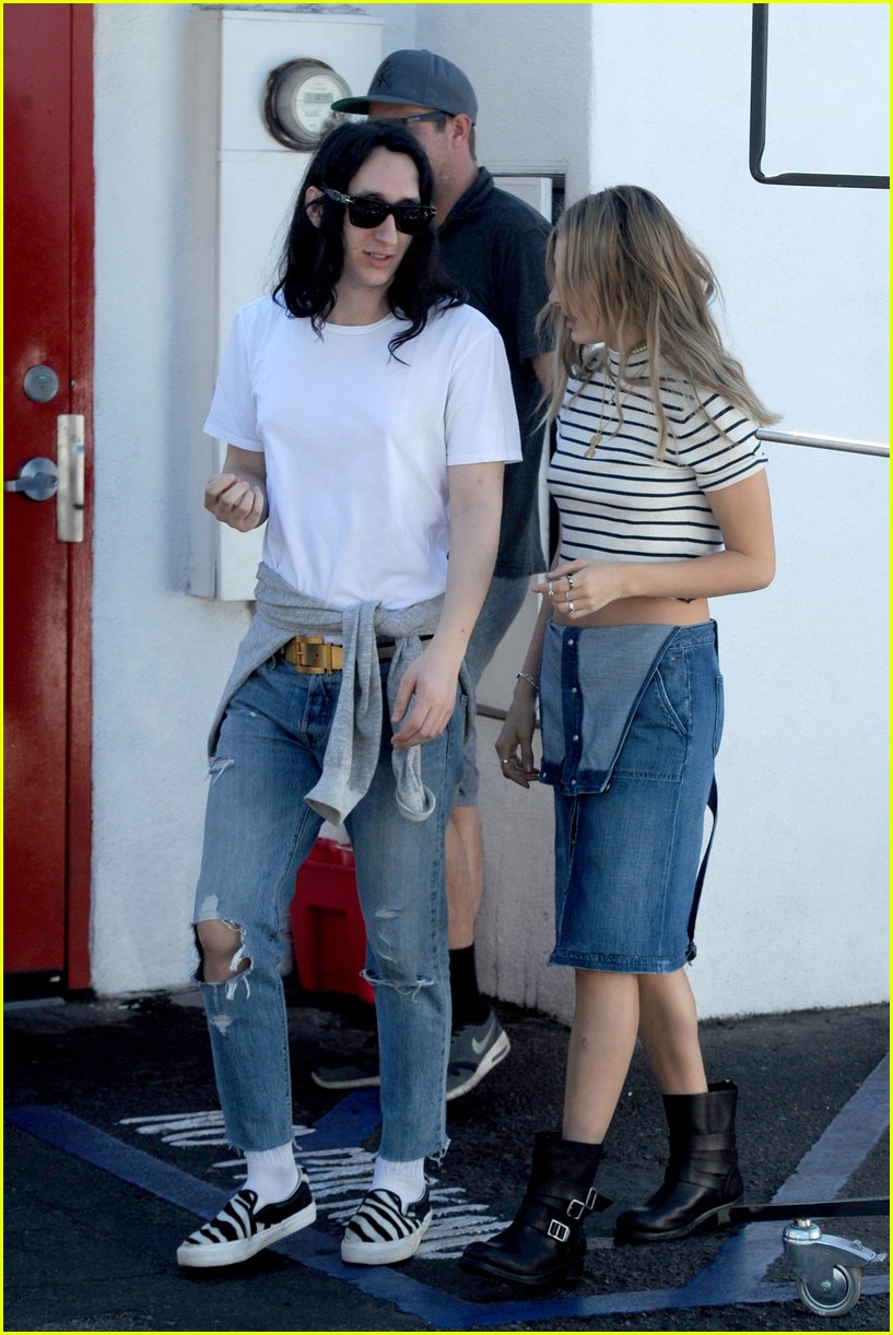 Hailey Baldwin Joins Lucky Blue Smith for Tommy Hilfiger Shoot: Photo ...