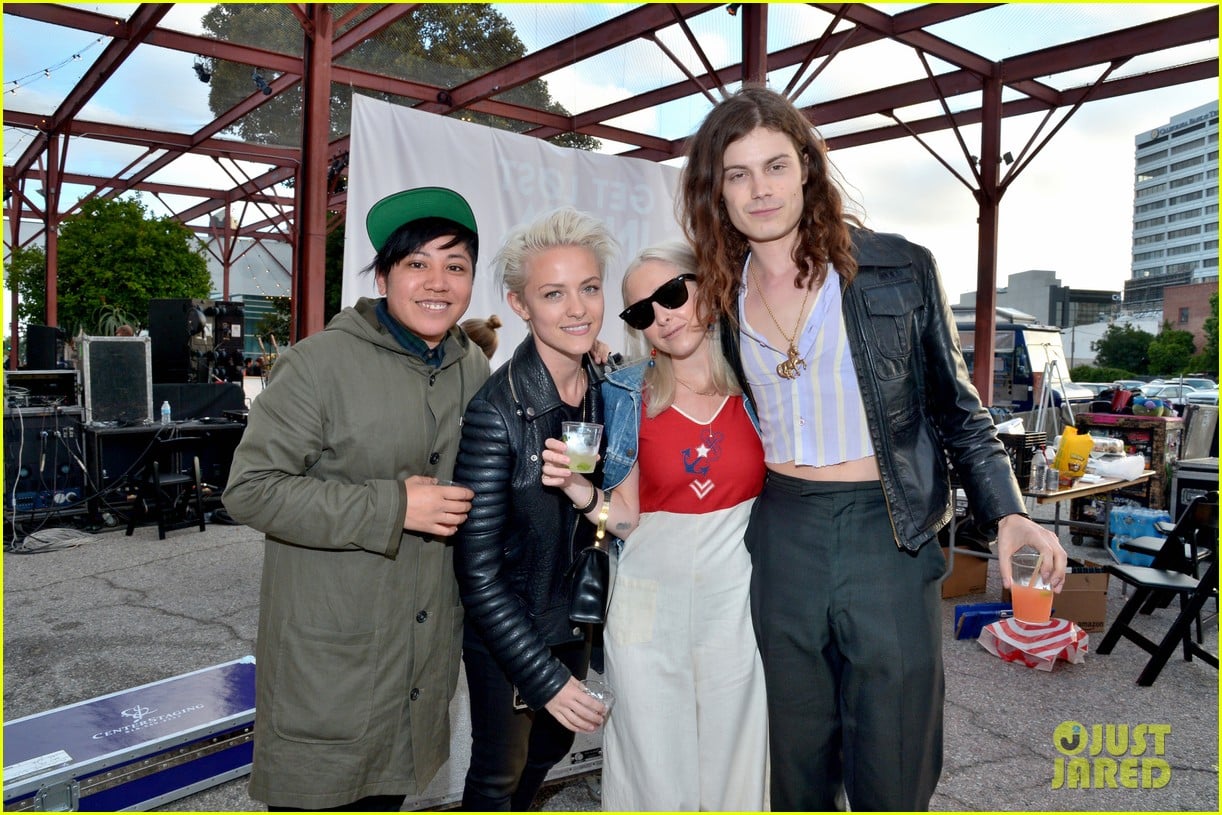 BØRNS Performs a Pop-Up Concert in a Crop Top: Photo 3642819 | Music ...