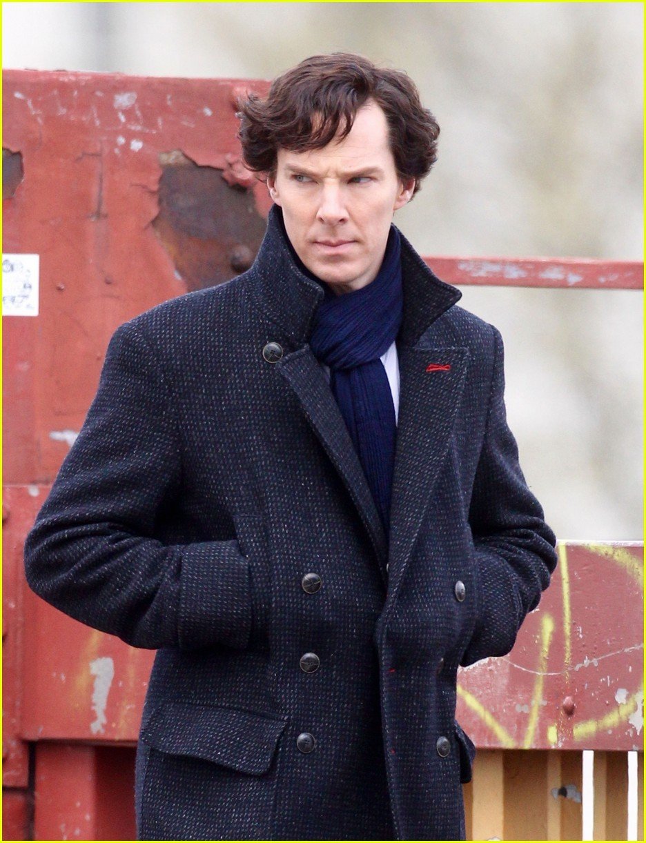 Benedict Cumberbatch Films Running Scene for 'Sherlock': Photo 3641955 ...