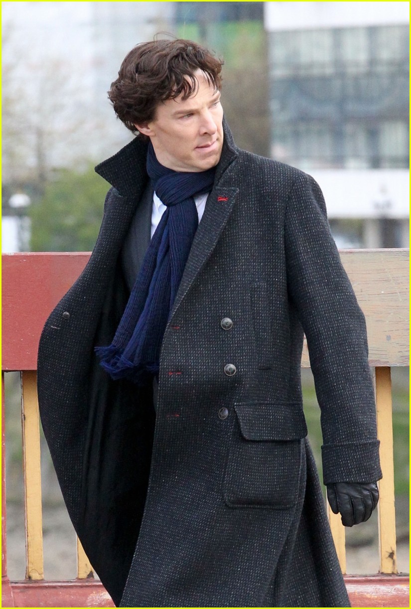 Benedict Cumberbatch Films Running Scene for 'Sherlock': Photo 3641959 ...