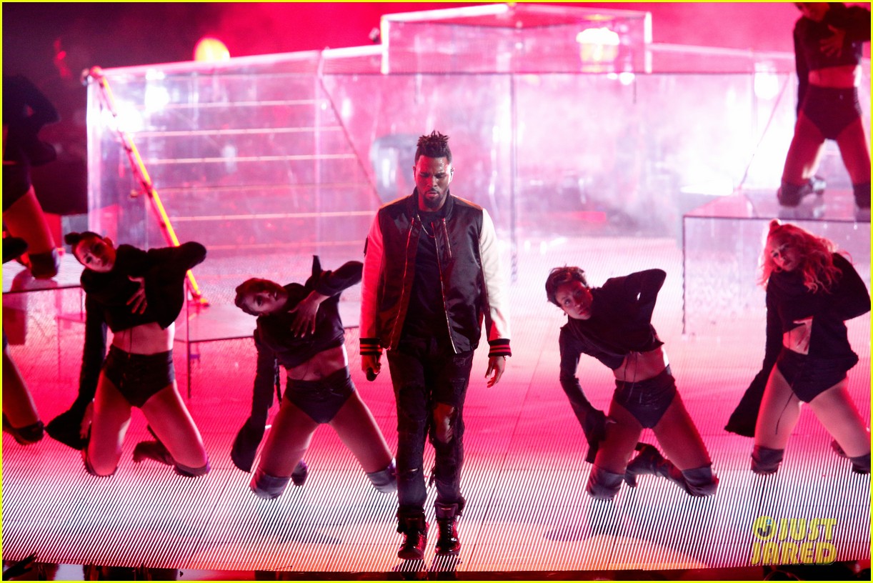 Jason Derulo Performs New Song at iHeartRadio Awards! (Video): Photo ...
