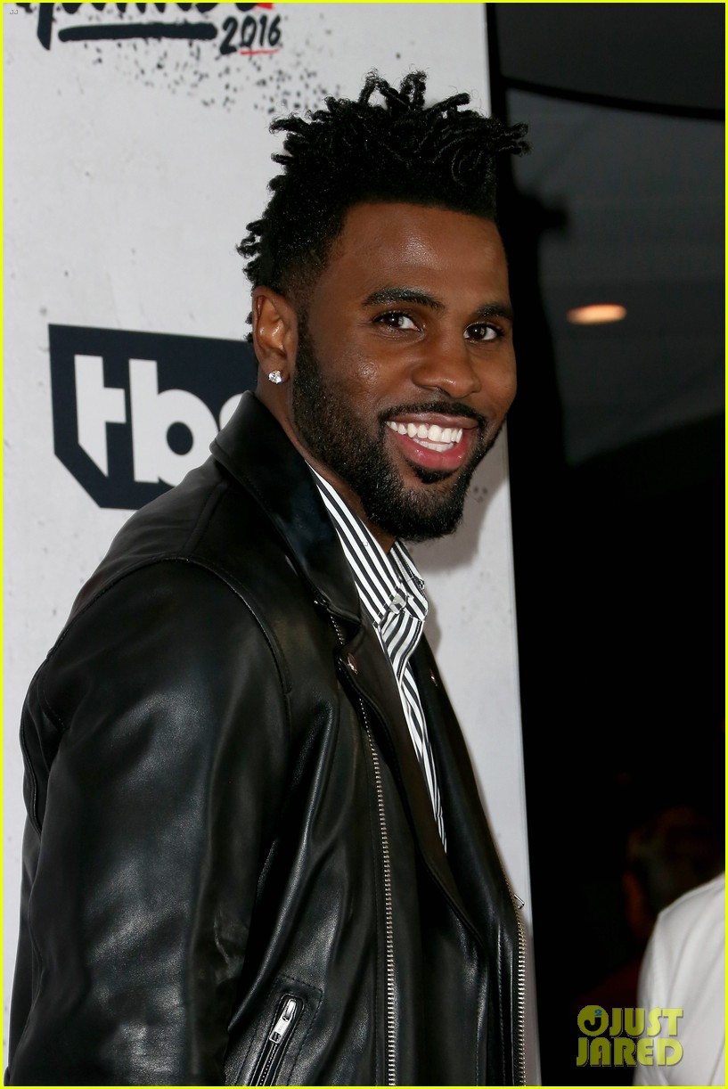 Jason Derulo Performs New Song at iHeartRadio Awards! (Video): Photo ...