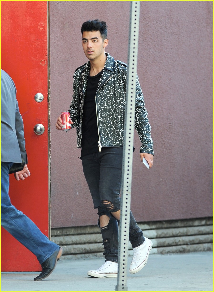 Ashley Graham Films Cameo in DNCE Music Video: Photo 3635623 | Joe ...