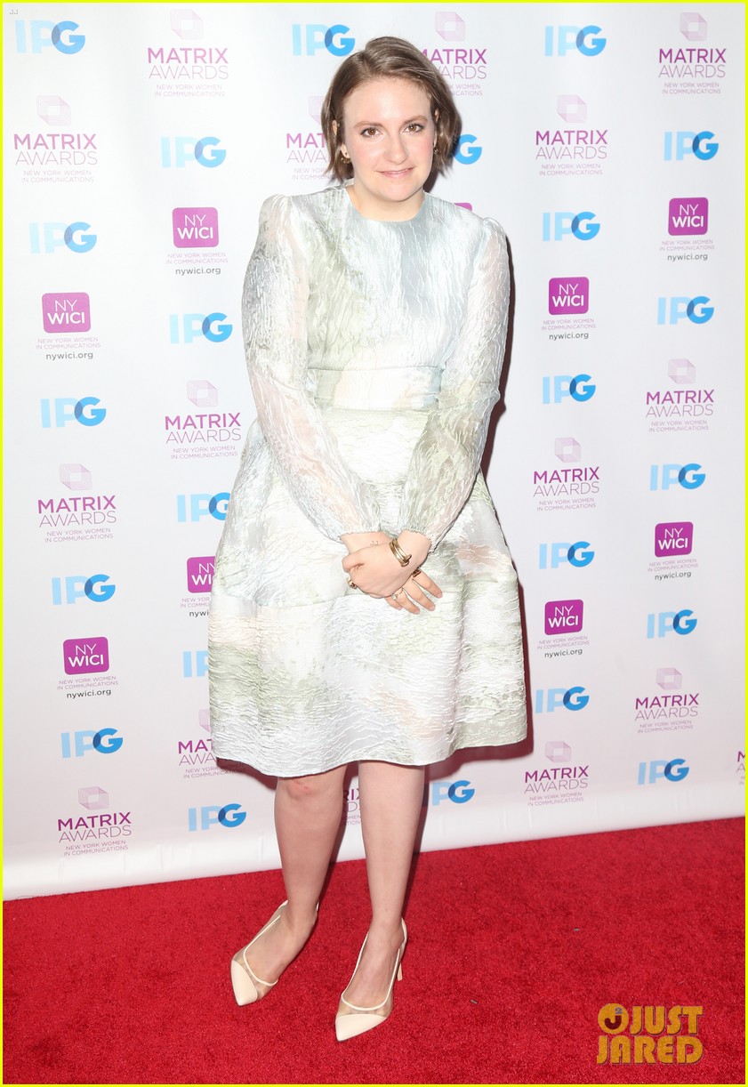 Lena Dunham Writes Passionate Essay in Support of Hillary Clinton for ...