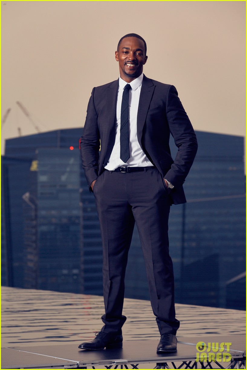 Chris Evans & Robert Downey Jr. Fight Over Last Donut (Video)!: Photo ...