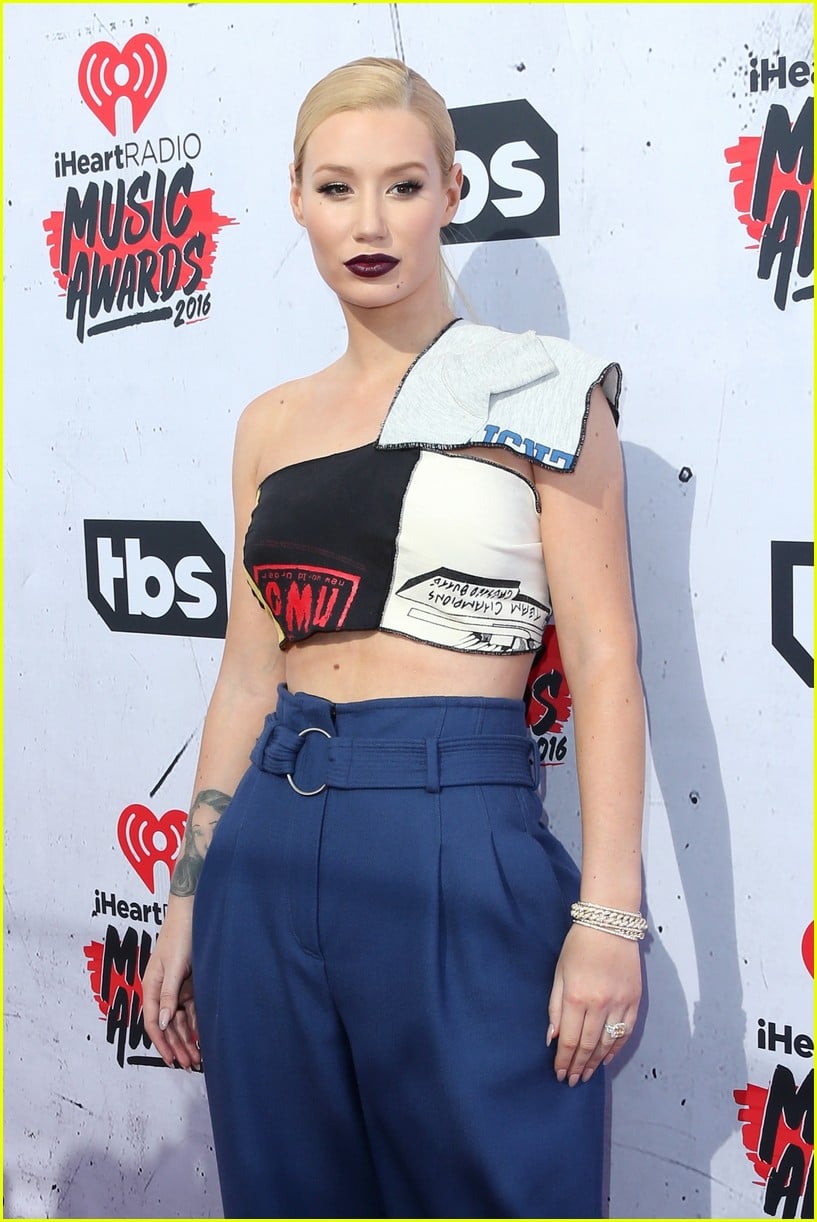 Iggy Azalea Practices 'Sad Award Face' at iHeartRadio Music Awards 2016 ...